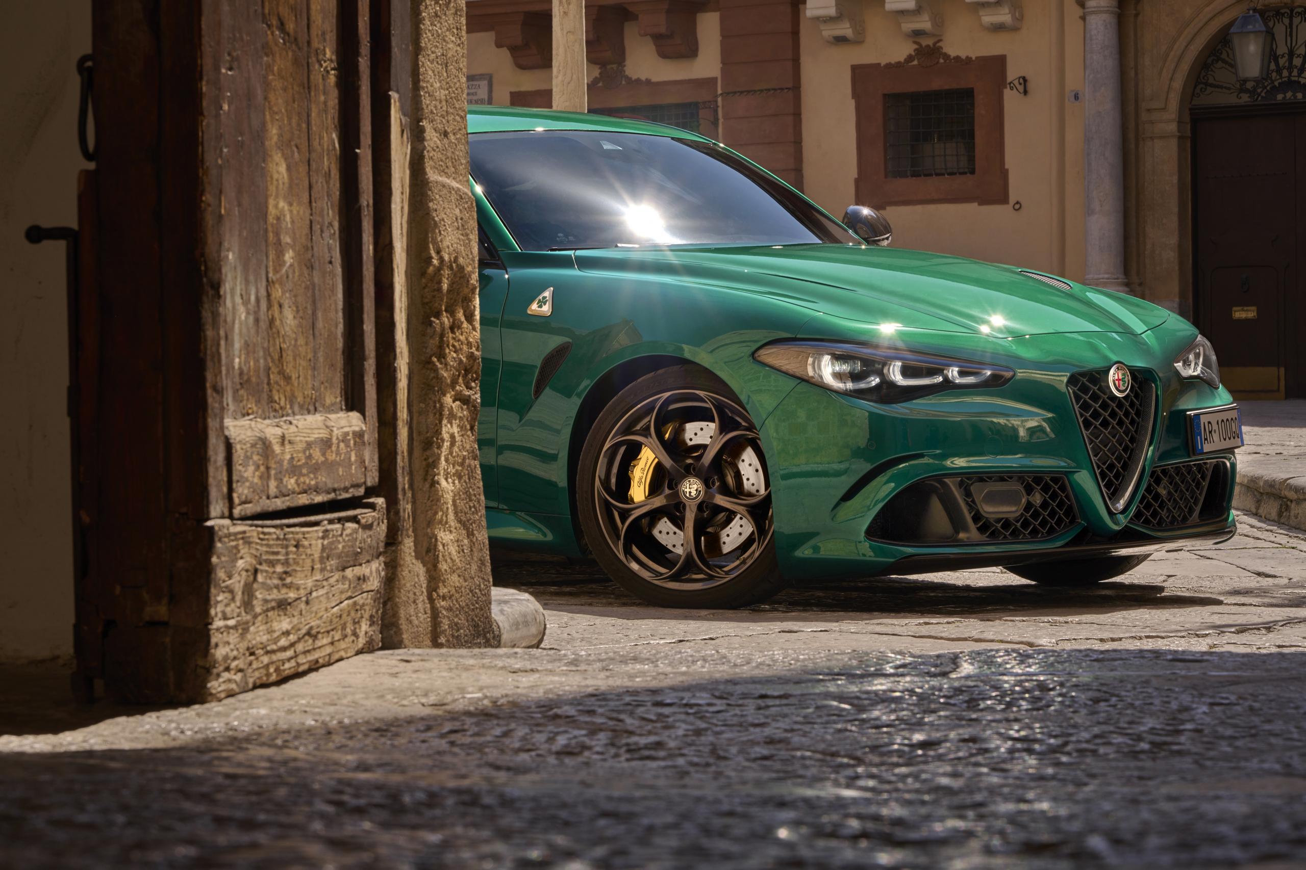 Novi Giulia i Stelvio Quadrifoglio 100th Anniversario - FCA Srbija ...