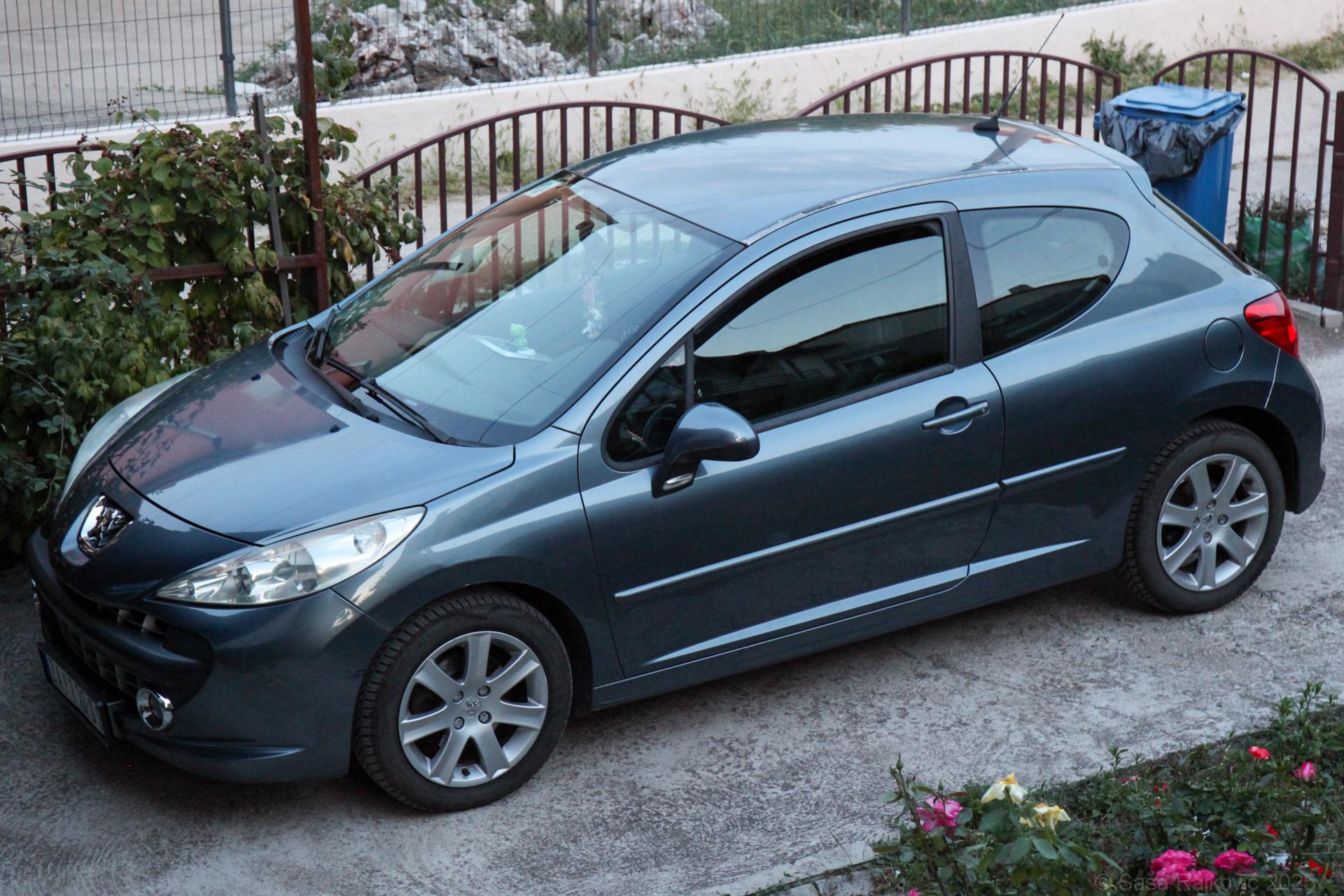 Jedan sasvim odličan focus, Ford focus ... MKII 1.6 Duratec Automatic ...